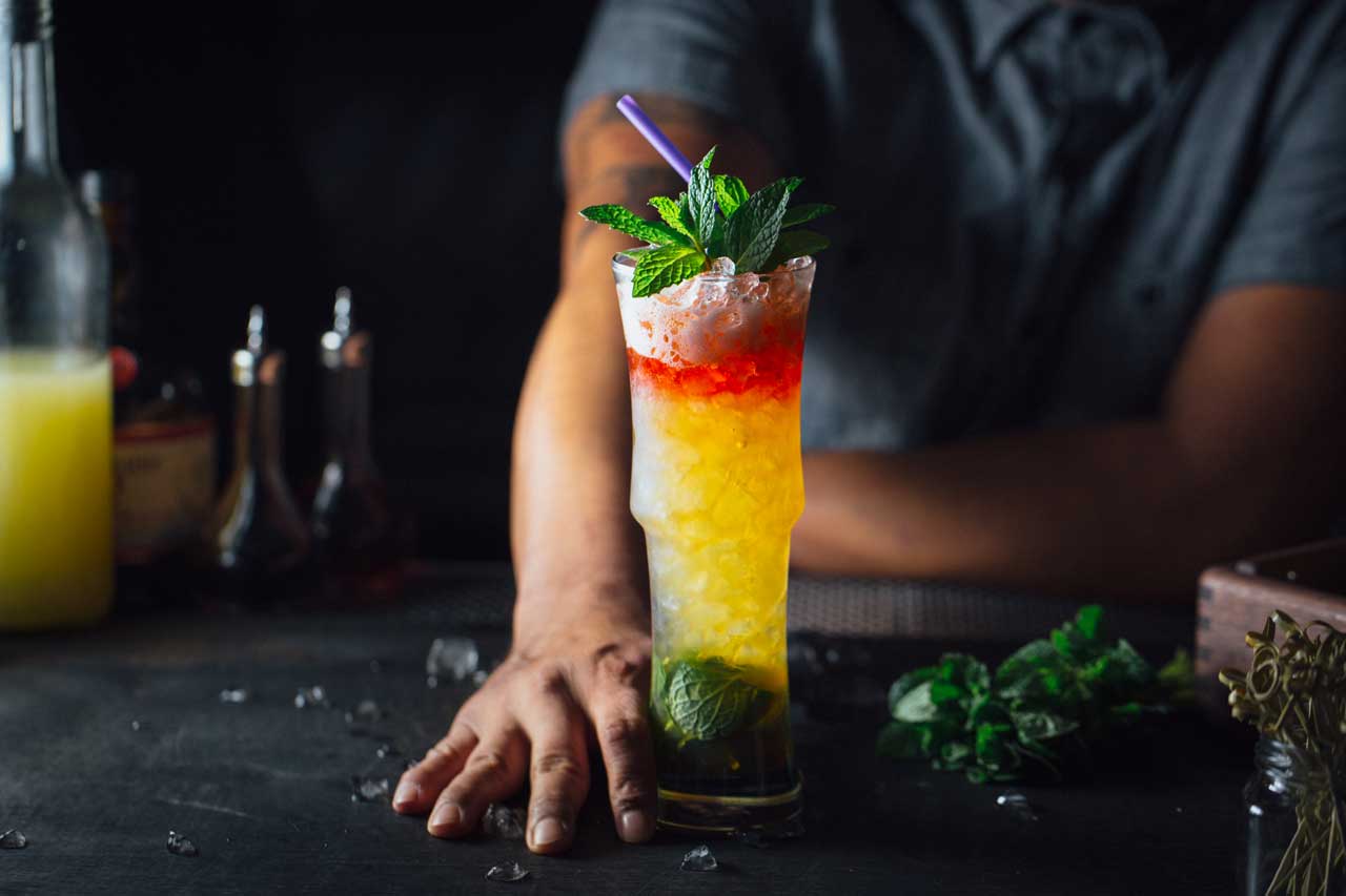 classic-cocktails-in-the-heart-of-palm-springs-truss-twine
